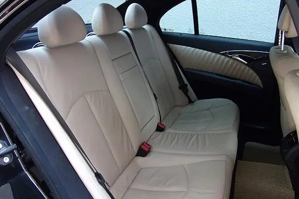 Tokyo Car Service - Mercedes-E-Class